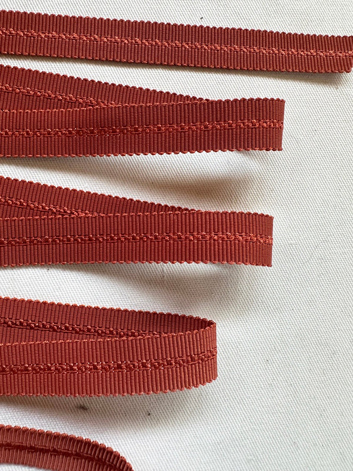 Mokuba Rust Petersham Grograin Binder – L'Etoffe Fabrics LLC